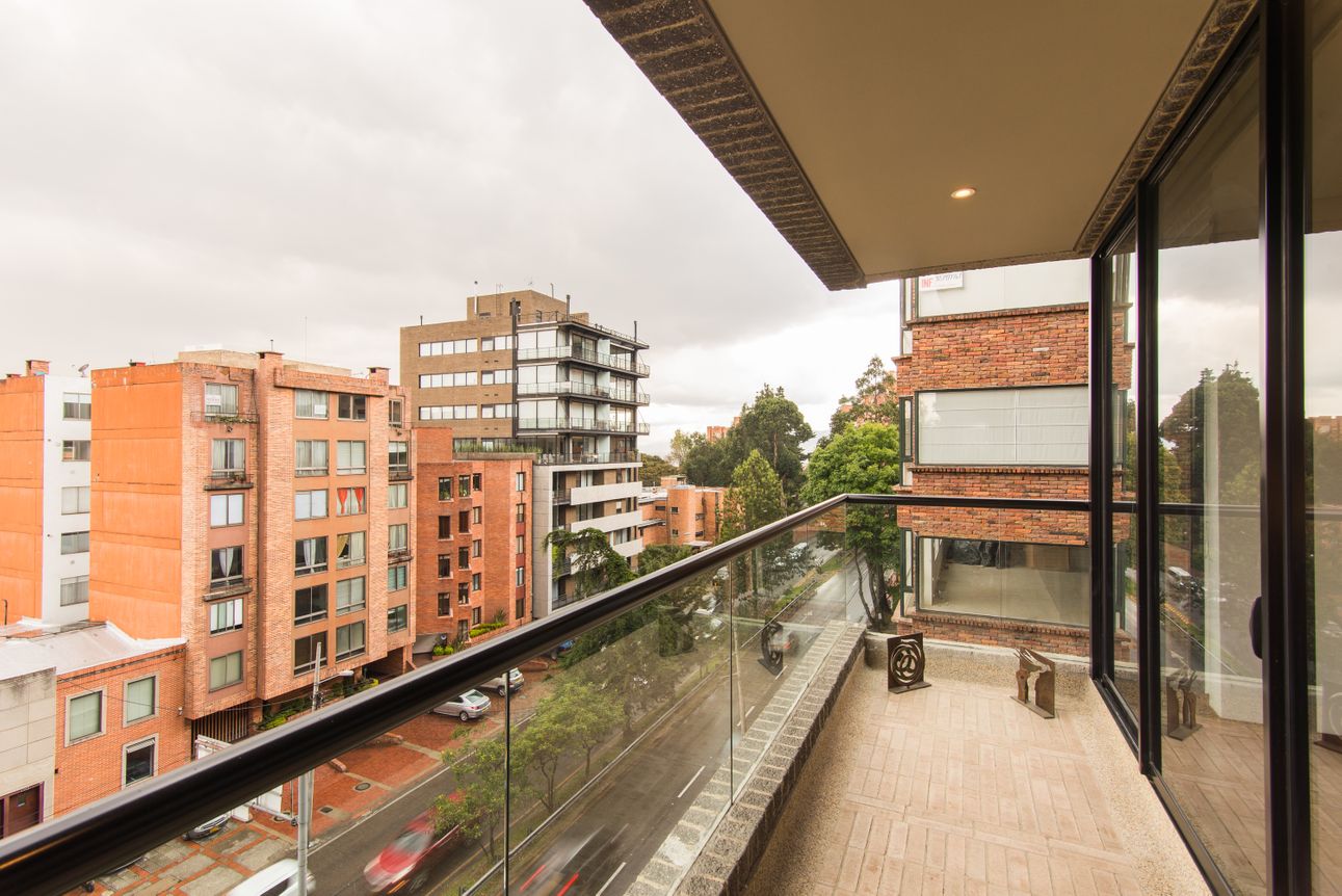 Apartamento en venta en Los Rosales, Bogotá - 3 Habitaciones, 238m2