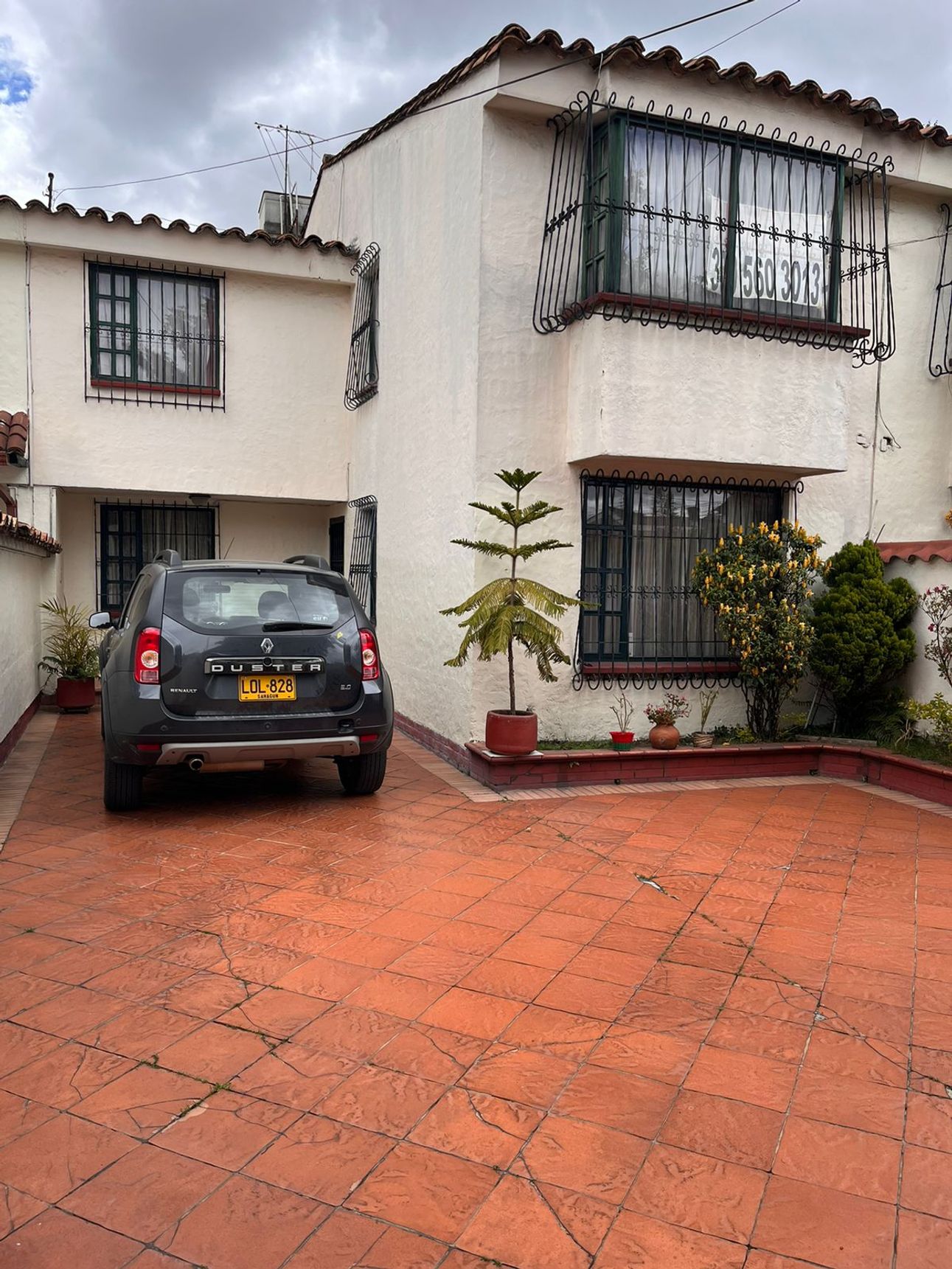 Casa en venta en Pontevedra, Bogotá - 4 Habitaciones, 191m2