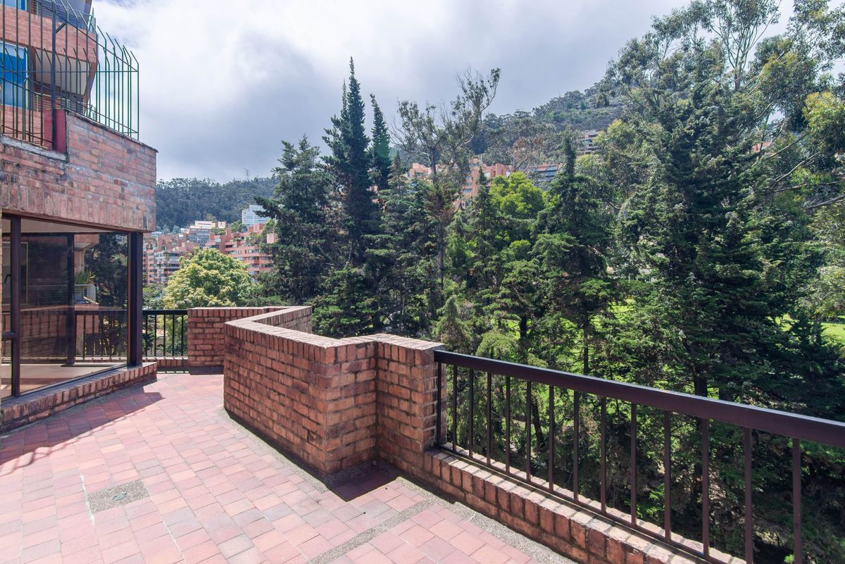 Apartamento en venta en Los Rosales, Bogotá - 3 Habitaciones, 201m2