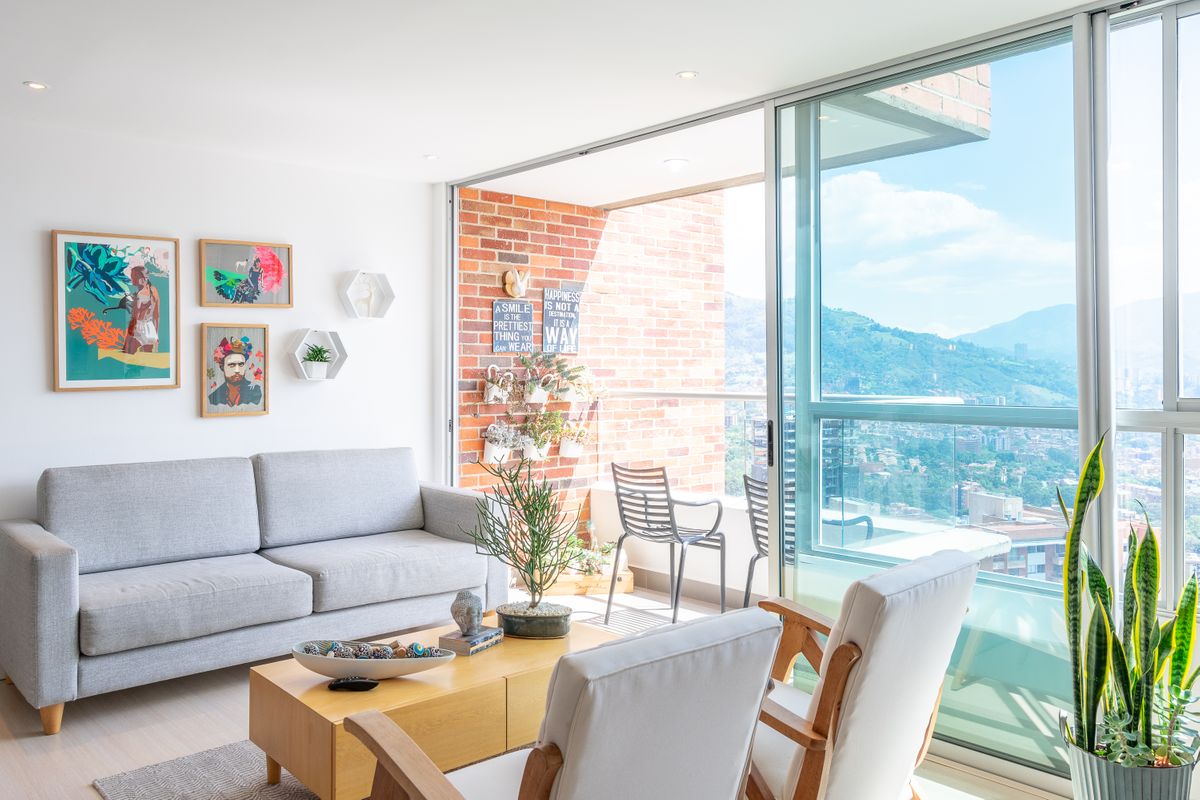 Apartamento en venta en Los del Esmeraldal, Medellín - 2 Habitaciones, 74m2