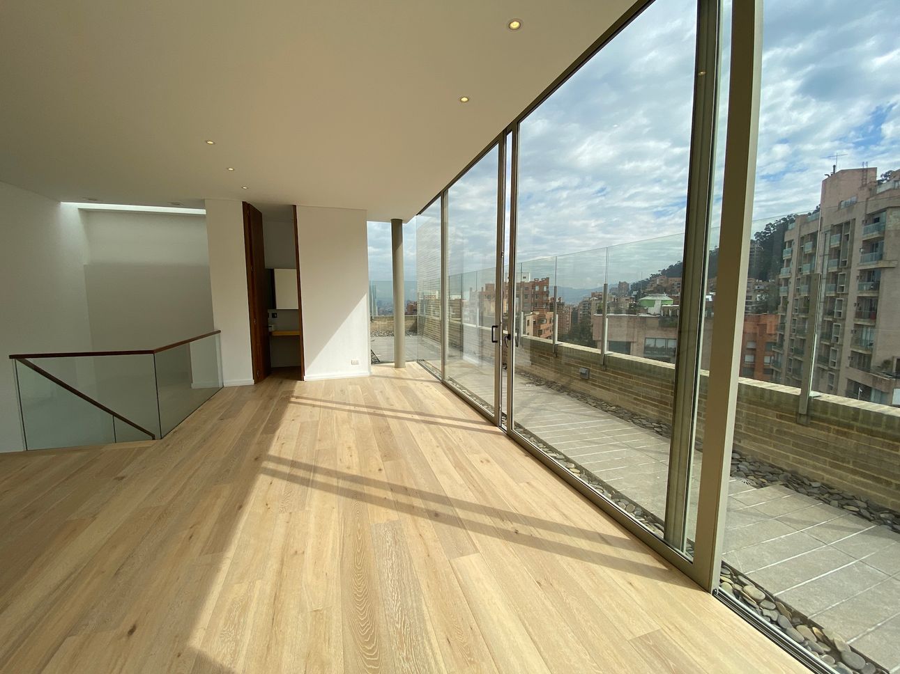 Apartamento en Venta en Los Rosales, Bogotá - 3 Alcobas, 417m2 - PADS