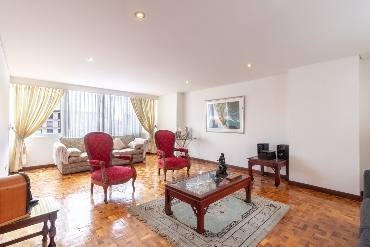 Apartamento en venta en Los Rosales, Bogotá - 3 Habitaciones, 110m2